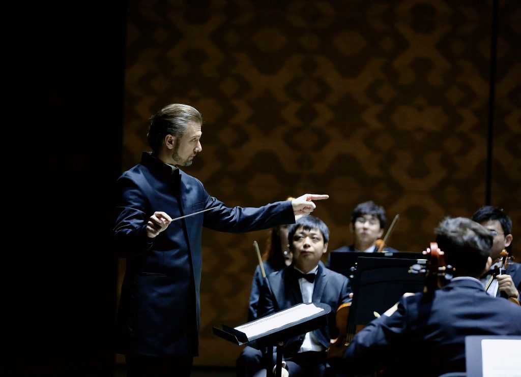 奥列格·谢瑞米塔 Oleg Sheremeta - 登台艺联 Dengtai Artists